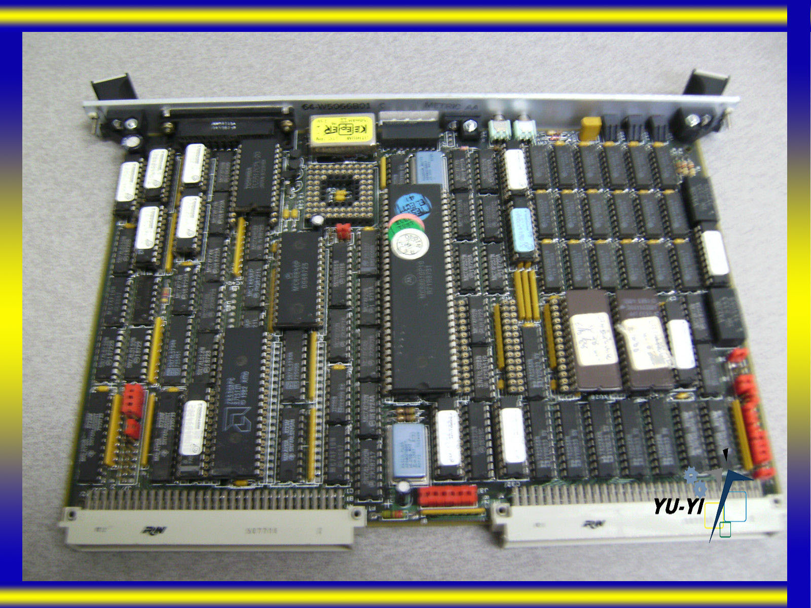 MOTOROLA MVME117-4 VMEBUS 12.5MHZ MC68010 PROCESSOR 512KB OF DUAL ...