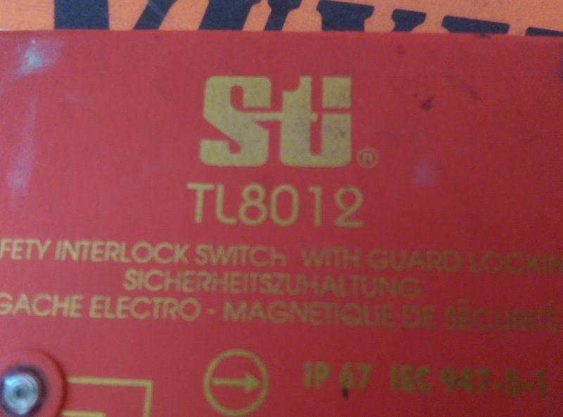 STI TL8012 SAFETY INTERLOCK SWITCH USED - 裕益科技自動化設備可程式編碼器PLC分散式控制系統DCS