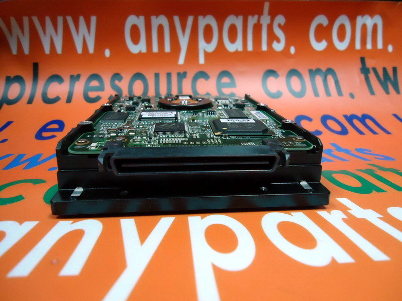 Hard drive IBM 90P1310 / 17R6324 / HUS103014FL3800 / 26K5153 SCSI ...